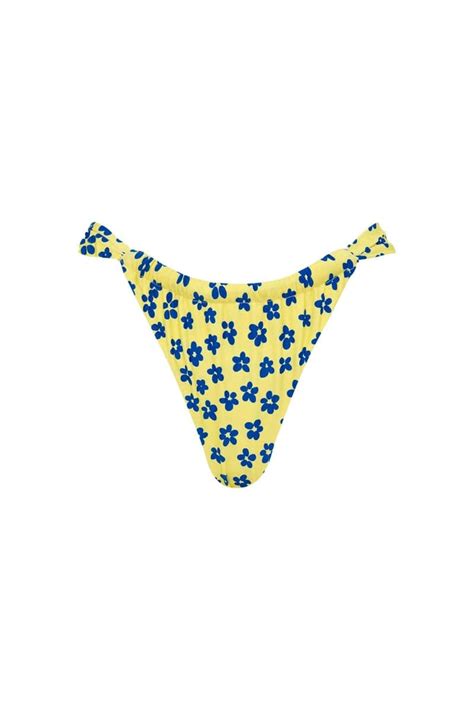 9 Hot Sexy Gita W Bikini Pics