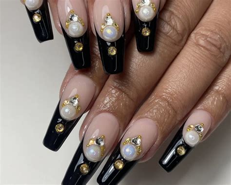 17 Black Coffin Nail Ideas That Are Frighteningly Fashionable
