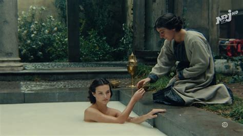 Голая Кароль Буке в Dagobert