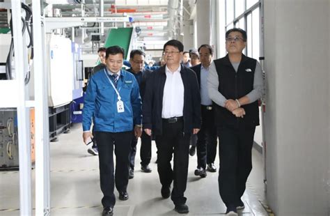 火炬高技术产业开发区 时政要闻 梅延良现场办公推进重点项目建设