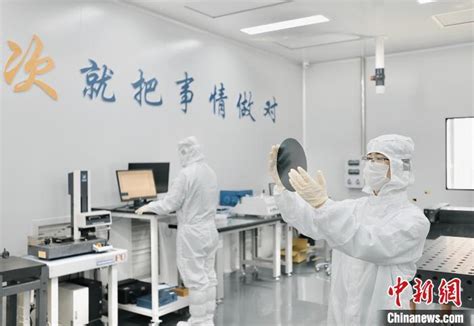 国内首台12英寸全自动超精密晶圆环切设备交付 荆楚网 湖北日报网