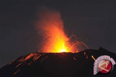 Surono Letusan Gunung Slamet Tidak Sebesar Merapi Antara News