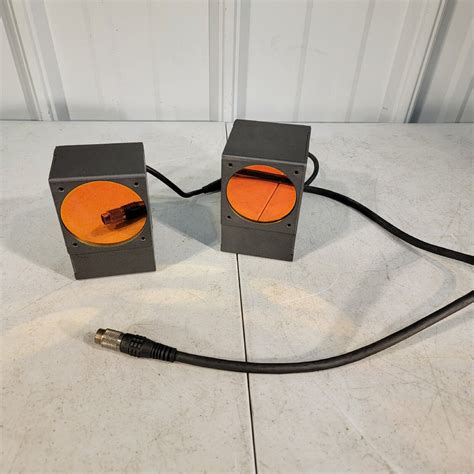 Keyence High Speed 2d Optical Micrometer Tm 040 Sensor Head Tm 040r Tm Lab Liquidators Store