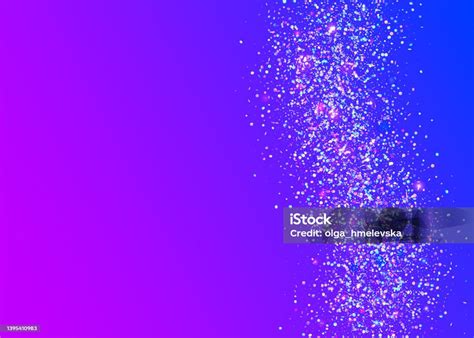 보케 눈부심 레이저 프리즘 바이올렛 파티 효과 반짝이 호일 디스코 프리즘 그라디언트 무지개 빛 배경 매력적인 예술 홀로그램 틴셀 보라색 보케 눈부심 2021년에 대한 스톡