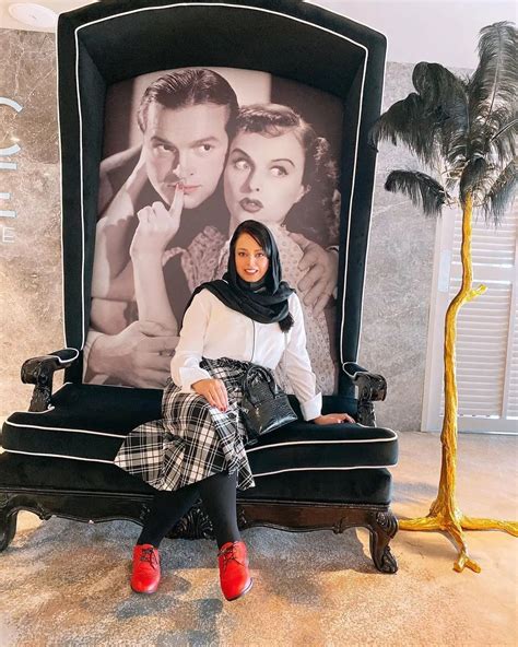 عشوه های دور از انتظار و بی شرمانه صبا راد در اتاق خواب فیلم