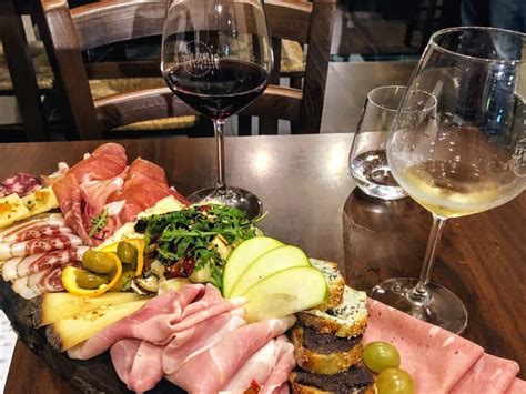 Traditional Italian Meal Structure A Guide For Travelers Eating