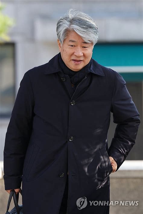 이종석 헌재소장 후보자 출근 연합뉴스