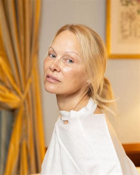 Pamela Anderson Shows Off Gray Hair After Bleaching It For Years