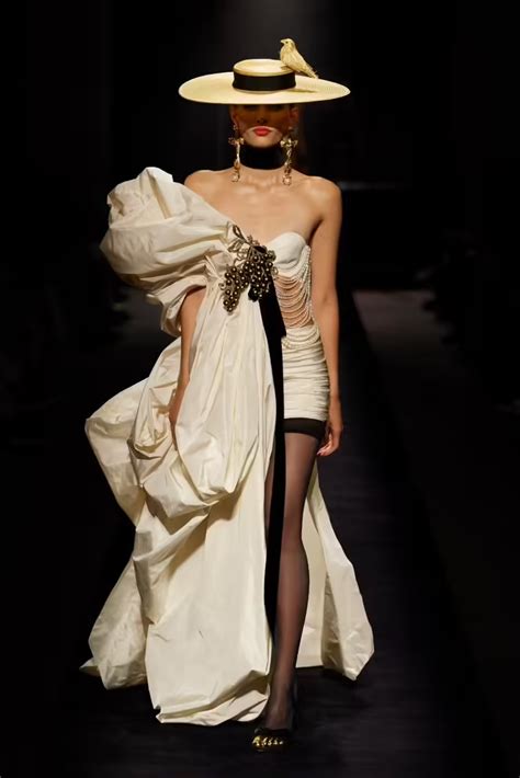 Maison Schiaparelli Haute Couture Fall Winter
