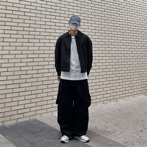 석진 광고 무신사 리메인세컨드 Lemainsecond 처음이라 어색한 코트 코디🖤 🩶 고급스러운 무드의 울 원단으로 제작한 오버핏 발마칸 코트 🩶 고품질 울 30