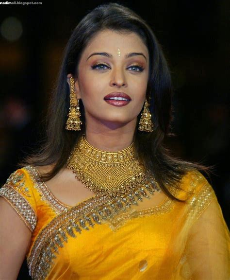 Aishwarya Rai At Devdas Screening In Cannes 2002 R Bollyblindsngossip