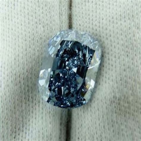 Modified Rectangular Brilliant Fancy Vivid Blue Belleza Services