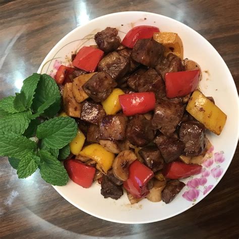 【香煎雪花牛肉粒的做法步骤图，怎么做好吃】双双美味厨房下厨房
