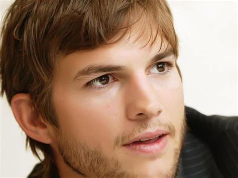 1阿什顿库彻英俊的壁纸高清图片壁纸 桌面城市