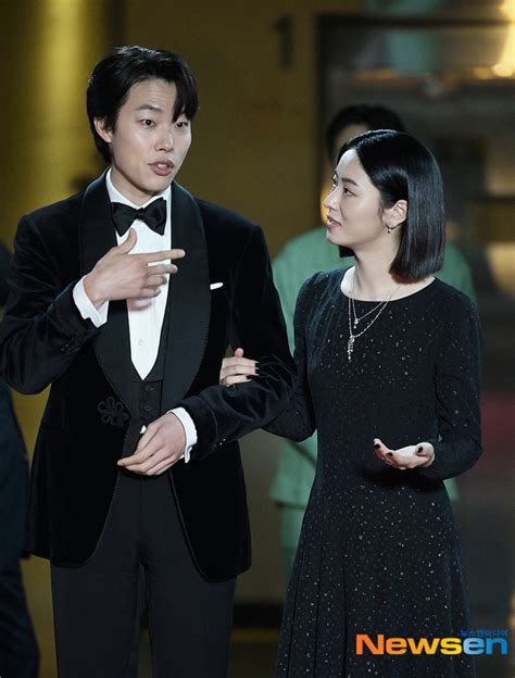 류준열 전여빈 호흡 맞추는 부산영화제 Mc[포토엔hd] 뉴스인코리아