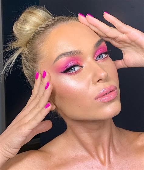 💕💕neon Pink Trend💕💕💕 Pink Eyeshadow Yay Or Nay Leave A 💕emoji If You