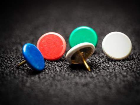 무료 이미지 화이트 유리 녹색 색깔 화려한 노랑 원 노트 인간의 몸 보석류 눈 손톱 오르간 뾰족한 매크로 사진 압정 스티커 메모 목적