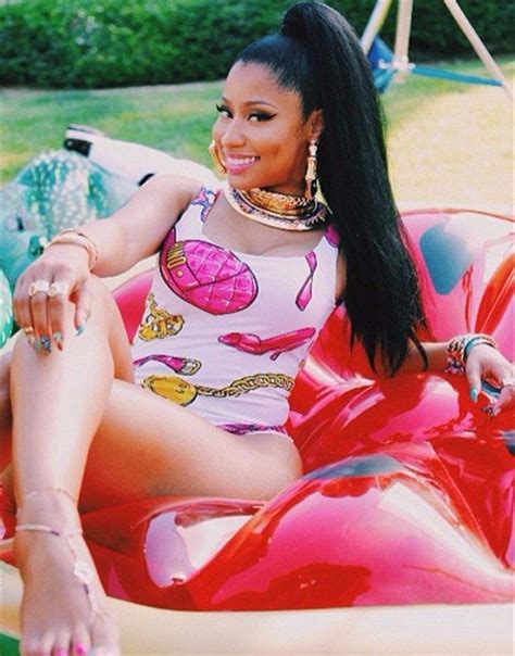 Nicki Minaj Feet Barnorama