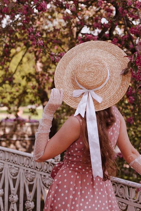 элегантная фотосессия девушка в шляпе перчатками в ретро стиле Ретро Ретро стиль Шляпа