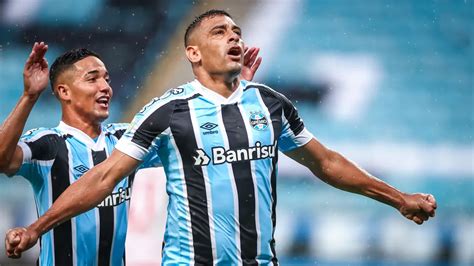 Artilheiro Do Grêmio Diego Souza é Liberado Para Fazer Cirurgia E Pode