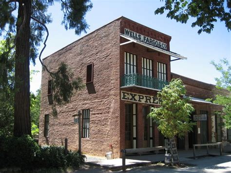 wells fargo building becomes post office general discussion model