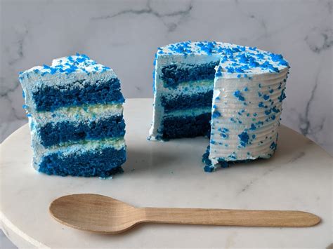[homemade] Blue Velvet Cake With Cream Cheese Frosting R Food