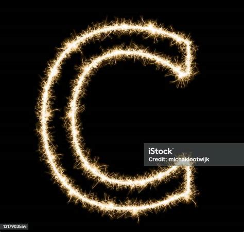 편지 C 검은 색으로 고립 된 반짝임으로 만들어졌습니다 금 금속에 대한 스톡 사진 및 기타 이미지 금 금속 번쩍이는 알파벳 C Istock