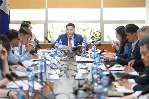 10 уулзварын гэрлэн дохионы асалтын хугацааг өөрчилсөн нь үр дүнтэй байв