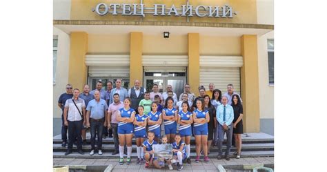 Кралев обяви първите 15 училища в които ще се изграждат физкултурни салони