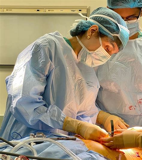 Miami Robotic Surgery Dr Shirin Razdans