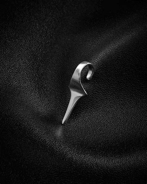 Eclipse Lip Cuff Lip Cuffs