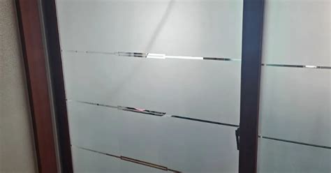 짧은 일정인데도 원하는 날짜에 맞춰서 진행해주셨고 너무 깔끔하게 잘해주셔서 깨지기 전이랑 전혀 차이가 안납니다 너무