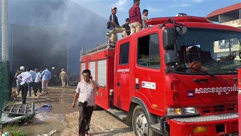 អគ្គិភ័យឆាបឆេះឃ្លាំងផ្ទុកសម្ភារៈ ចាន ឆ្នាំង និង សម្ភារៈជ័រមួយកន្លែង នៅខណ្ឌច្បារអំពៅ Ams Central