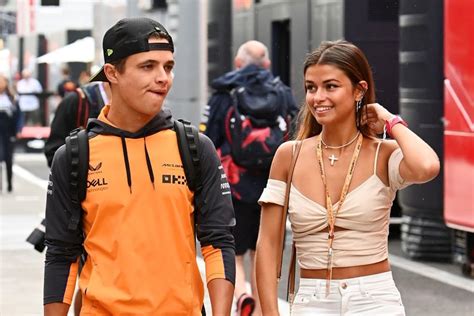 Ex Vriendin Van Lando Norris Duikt Op In Paddock Van Motogp