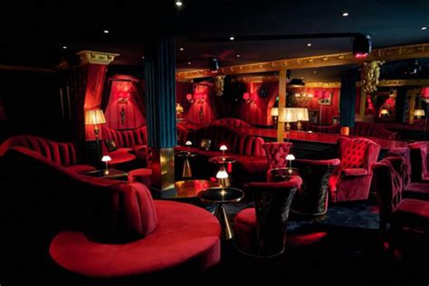 One Two Two บาร์มิกซ์โซโลจิสท์แห่งใหม่กลิ่นอายฝรั่งเศส ในซอยสุขุมวิท 11