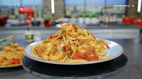 Συνταγή για γαριδομακαρονάδα με ντοματίνια και κολοκυθάκια