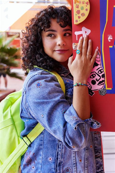La Flor Más Bella En Netflix Reparto Canciones Y Personajes Vogue