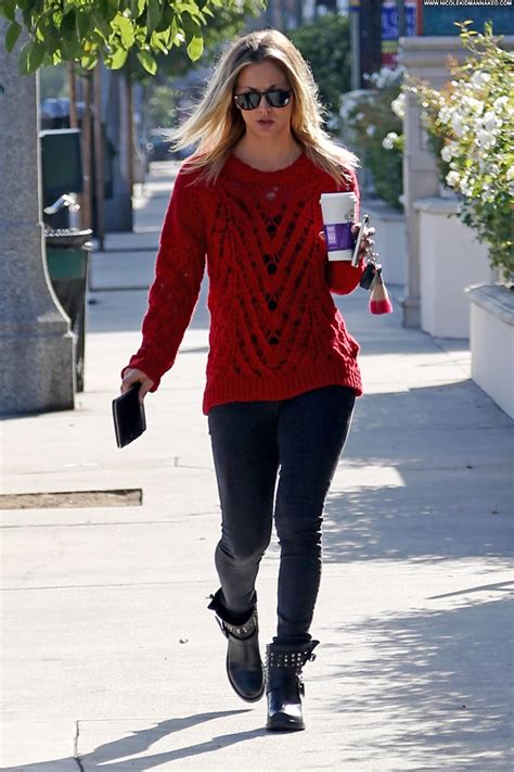 Kaley Cuoco Los Angeles Big Breasts Green Eyes Caucasian Nude Scene
