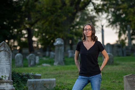 Contact 1 — Laura Parnum