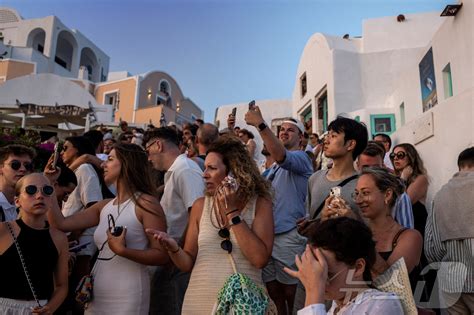 [포토] 발 디딜 틈 없는 산토리니섬 뉴스1