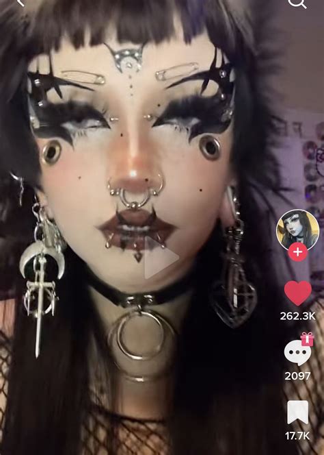 Pin By Kaybug On Makeup Goth Eye Makeup Punk Makeup Scary Makeup