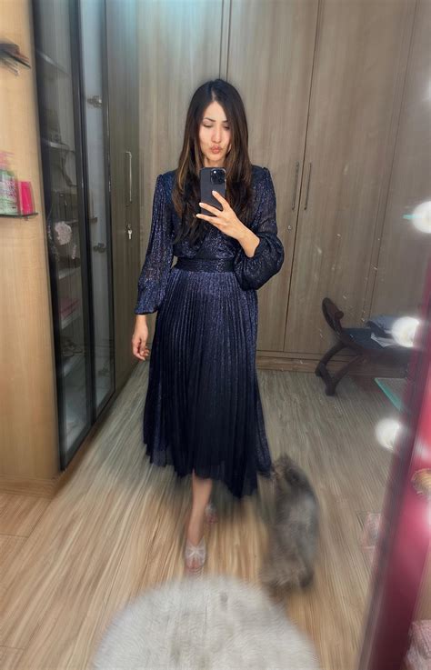 Dr Aishwarya Joshi Drjoshi • Threads Say More