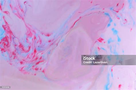 우유 우주 홀로그램 패턴 Minimalism 팝 아트 디자이너에 액체 다 색 얼룩에 물감으로 추상적인 색된 배경 0명에 대한 스톡 사진 및 기타 이미지 Istock