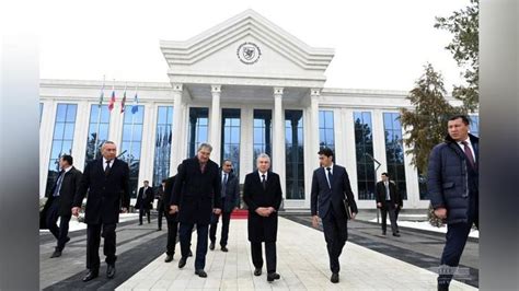 Шавкат Мирзиёев посетил филиал Казанского федерального университета в Джизаке Darakchi Uz