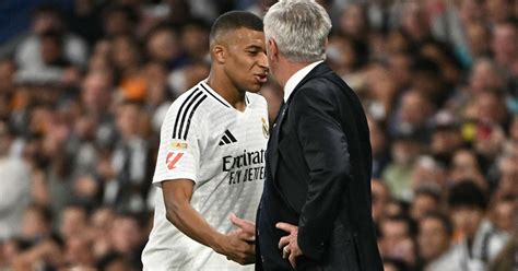 5경기 연속 골 넣은 음바페 허벅지 부상으로 3주 이탈 예상