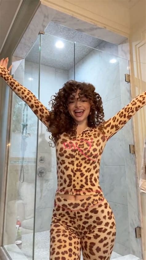 Demitra Kalogeras 𝜗𝜚 ⋆ Moda Donna Donna Gonne