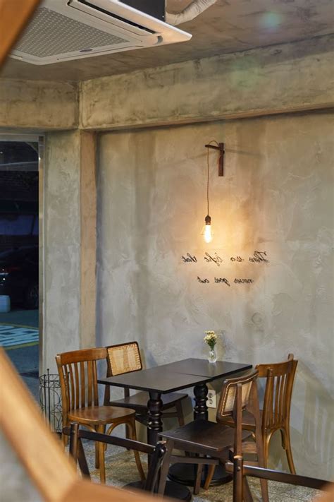 빈티지 컨셉의 아늑한 분위기 10평 카페 인테리어 비용