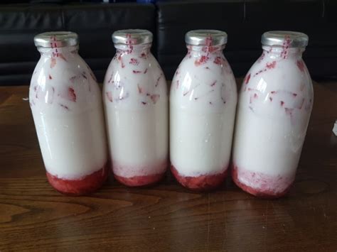 핫한 디저트 생딸기우유 레시피