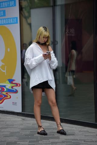 黄毛 小妹 精华10 第一站 街拍