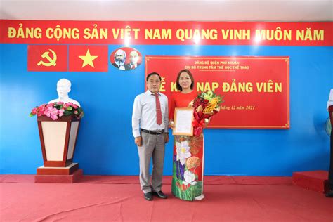 CHI BỘ TRUNG TÂM TDTT QUẬN TỔ CHỨC LỄ KẾT NẠP ĐẢNG VIÊN MỚI Trung tâm Văn hóa Thể thao Phú Nhuận